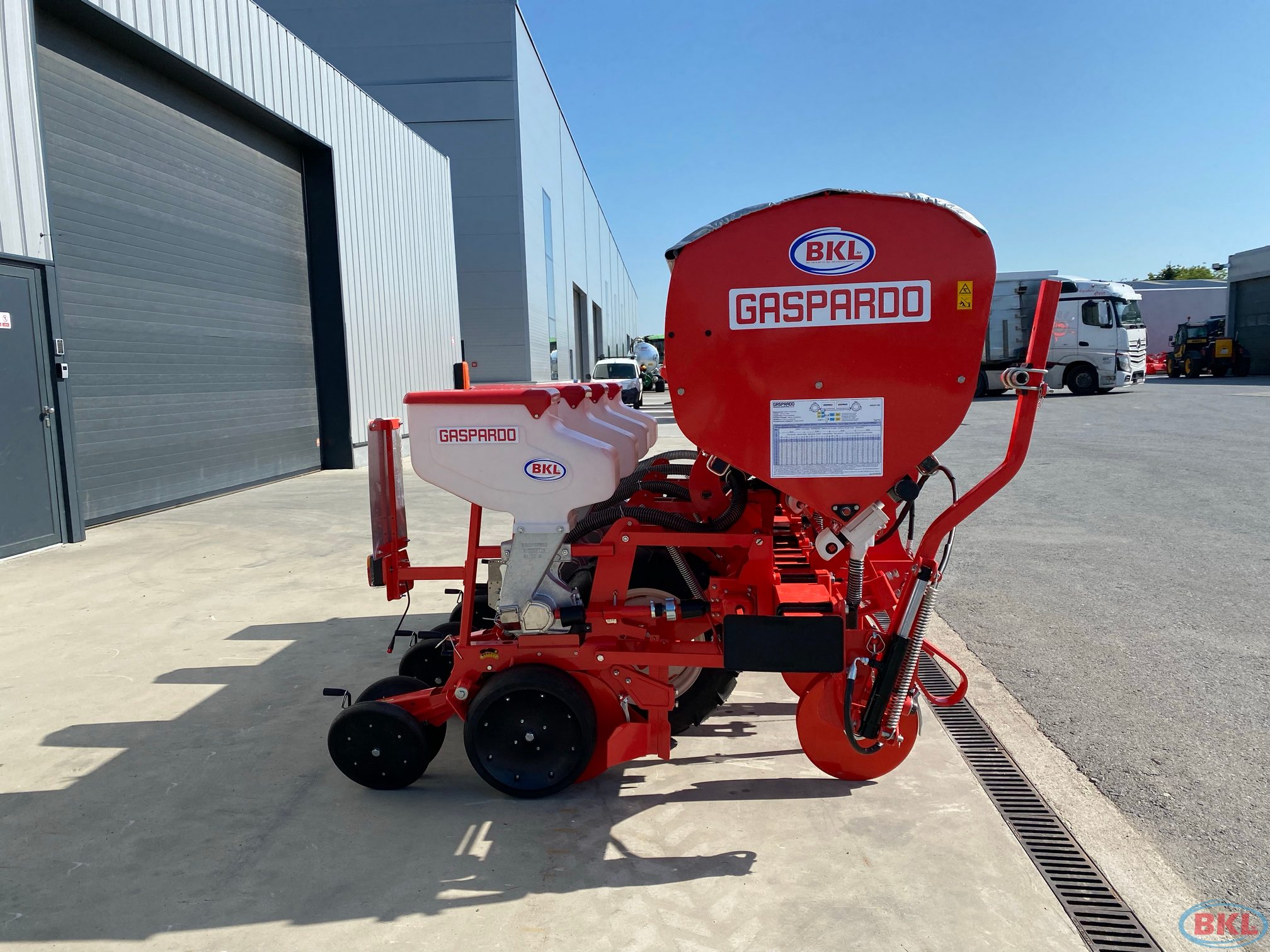 BKL d.o.o. - Prodaja poljoprivrednih strojeva i opreme